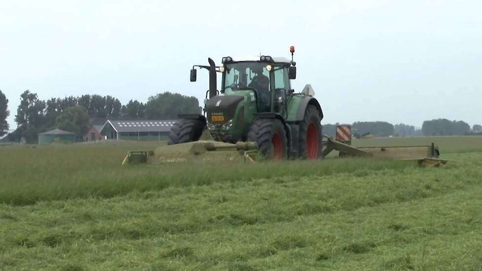 Fendt › Van Hal in het gras | Trekkerweb.nl - Mechanisatienieuws voor ...
