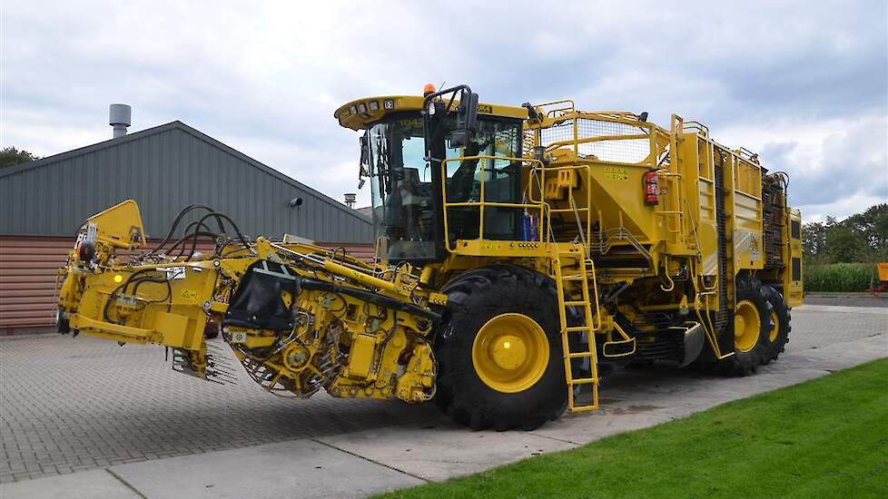 Primeur in Nederland:Ropa Euro-Tiger V8-4 bietenrooier | Trekkerweb.nl ...