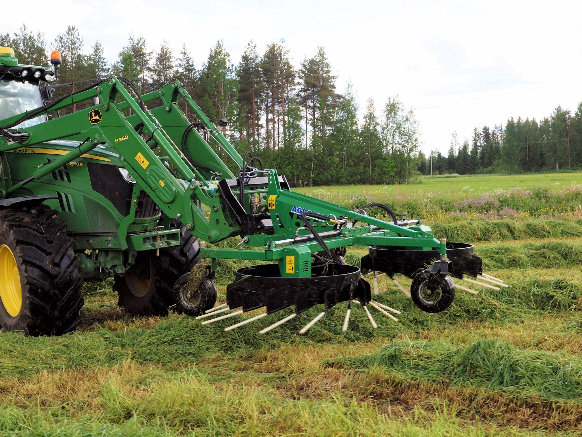 Gebr. Knoll uit Rouveen introduceert de AGRONIC WR 500 Front hark ...