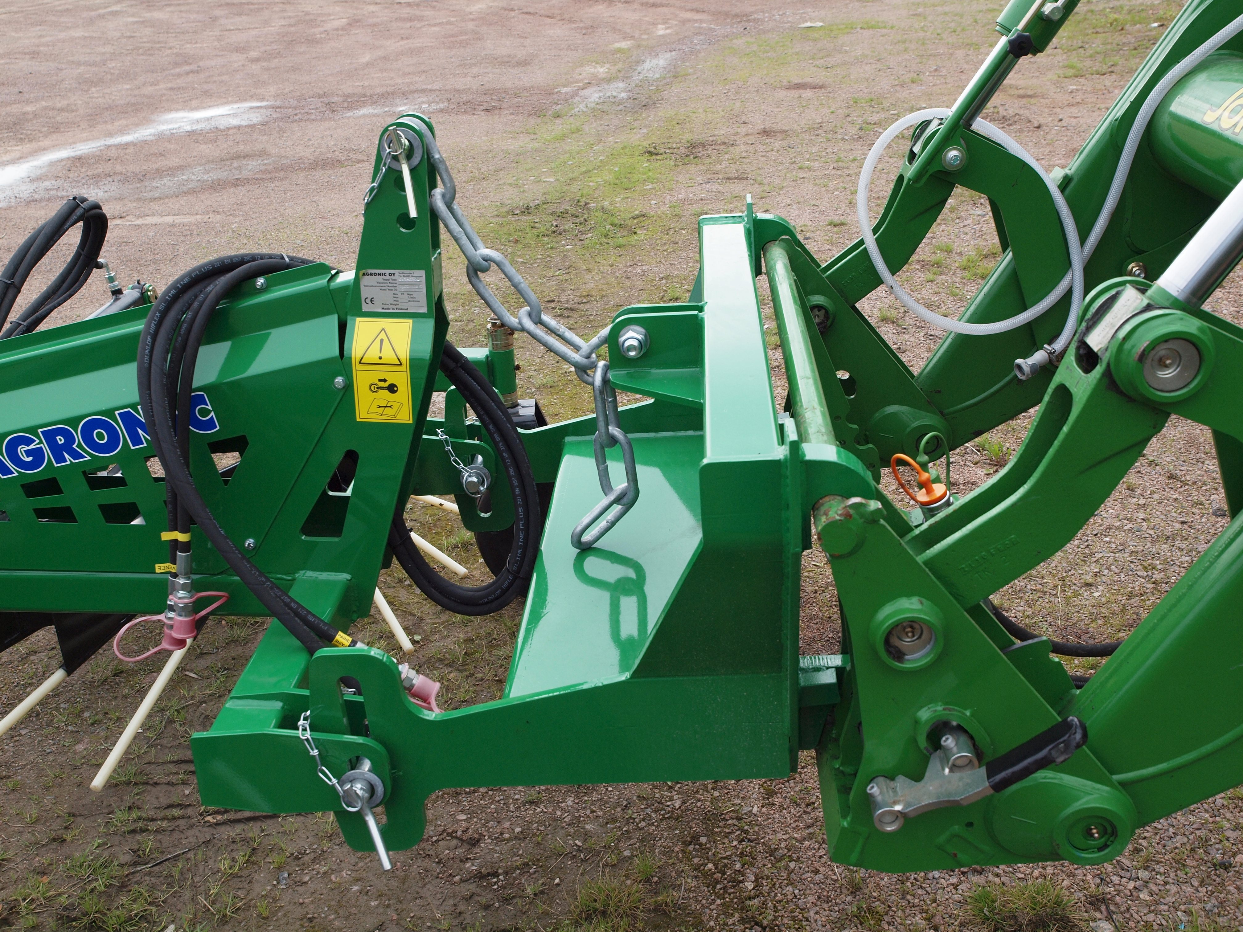 Gebr. Knoll uit Rouveen introduceert de AGRONIC WR 500 Front hark ...