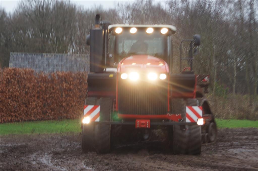 Testdrive Versatile 550 DeltaTrack rupstrekker 550 PK 40km/h ...