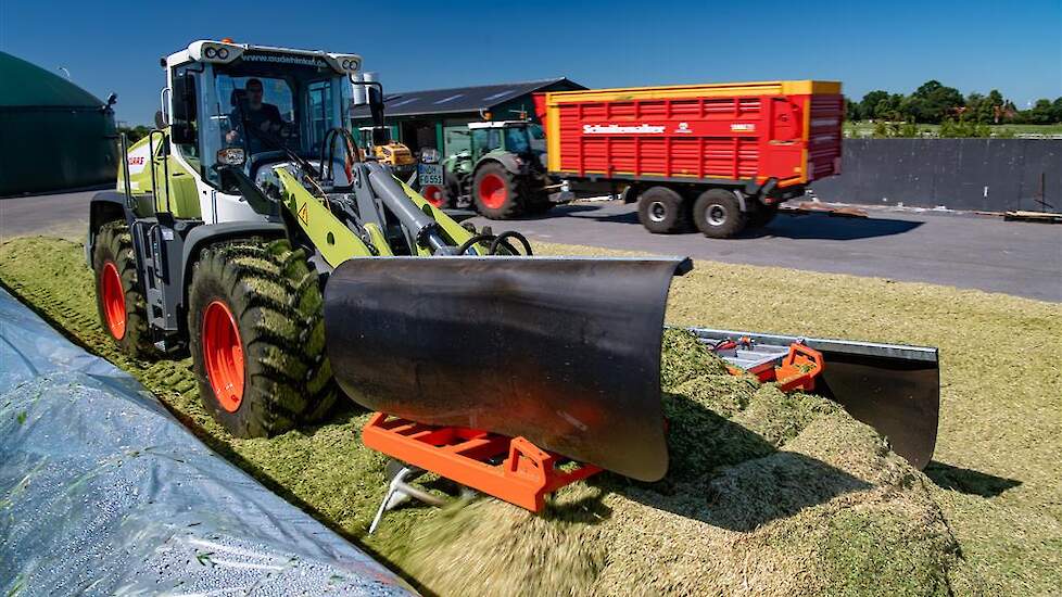 Holaras › Claas Torion en Holaras in de GPS-oogst | Trekkerweb.nl ...