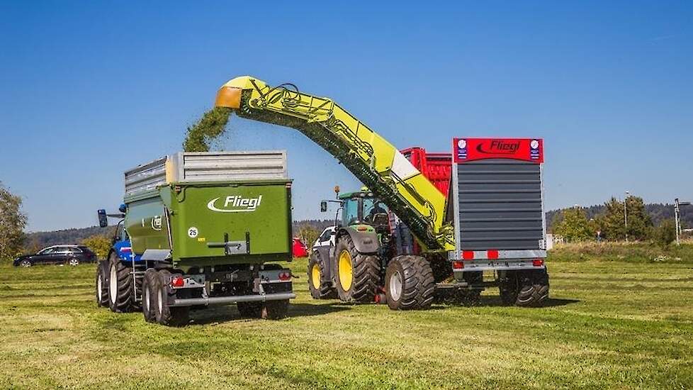 Fliegl Büffel in actie! | Trekkerweb.nl - Mechanisatienieuws voor de ...