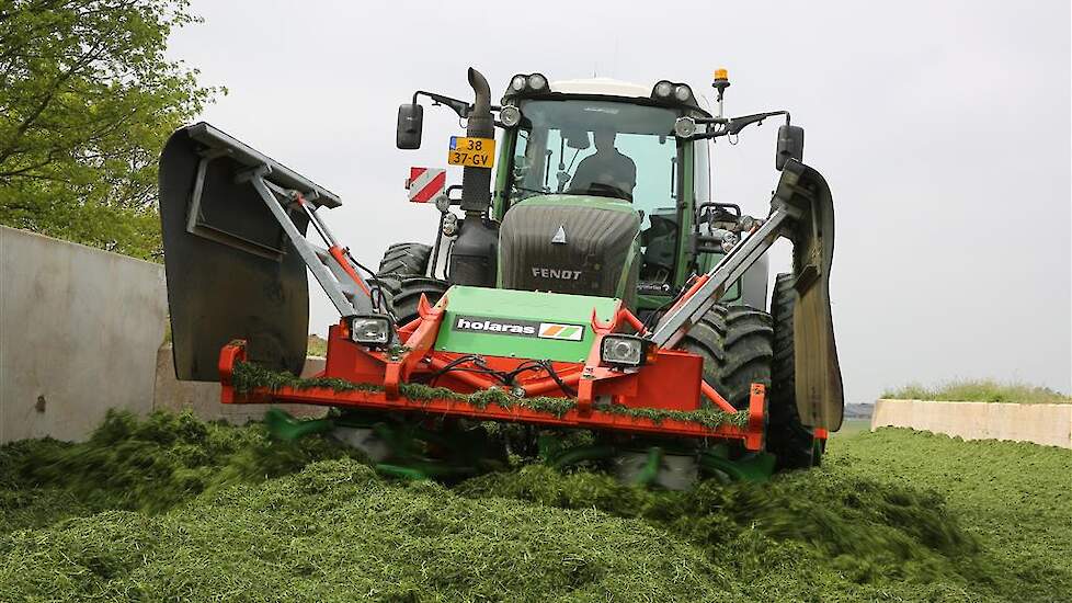 Holaras › Van Hal in het gras | Trekkerweb.nl - Mechanisatienieuws voor ...