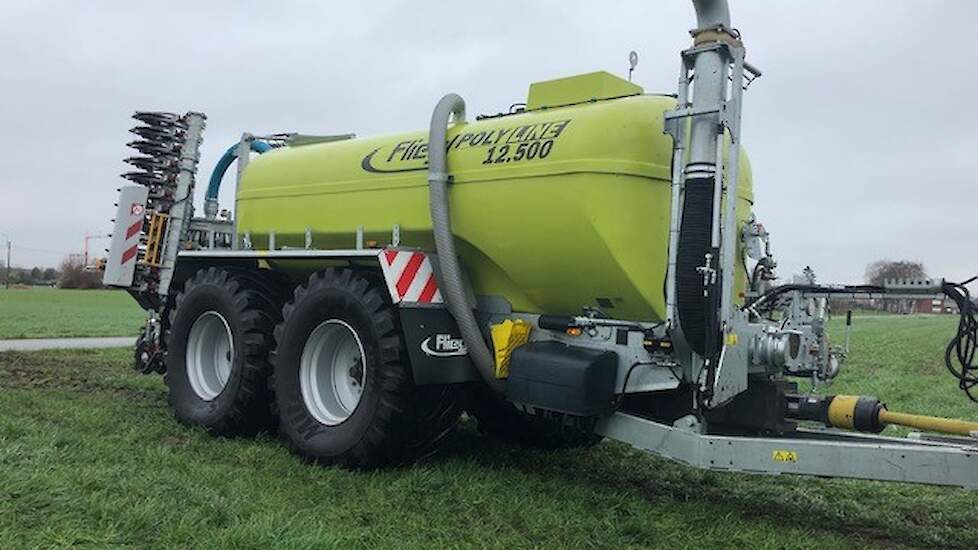 Fliegl Polyline mesttank 12,5 kuub beschikbaar voor demo | Trekkerweb ...