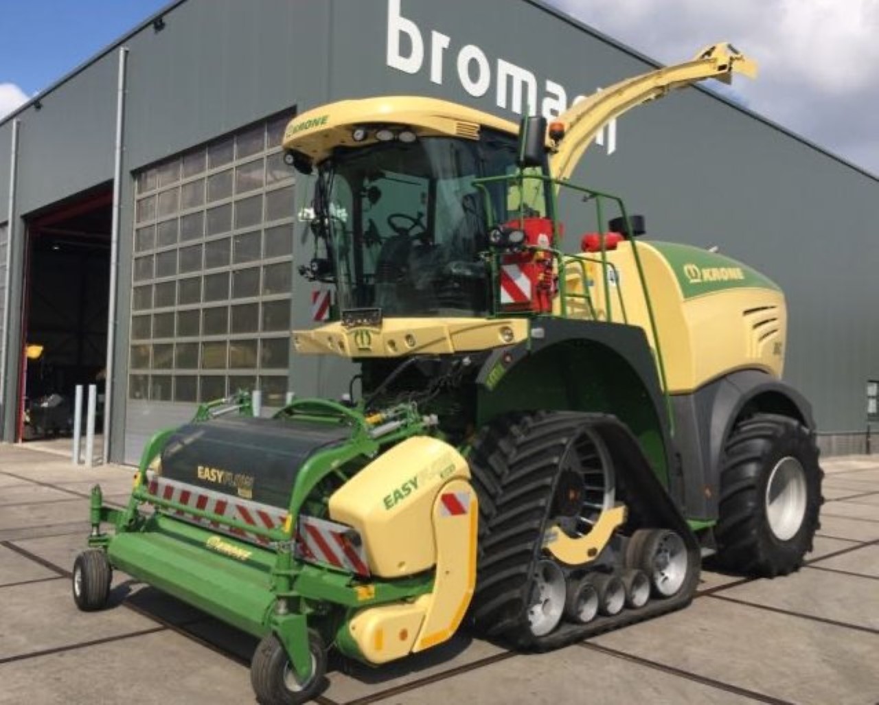 Krone Big X 630 op brede Westtrac-rupsen | Trekkerweb.nl ...