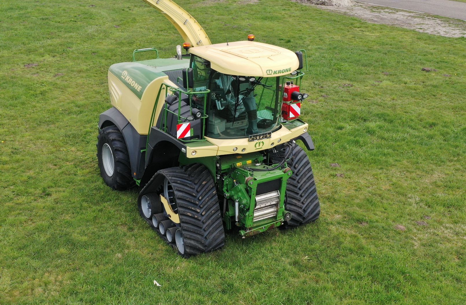 Krone Big X 630 op brede Westtrac-rupsen | Trekkerweb.nl ...