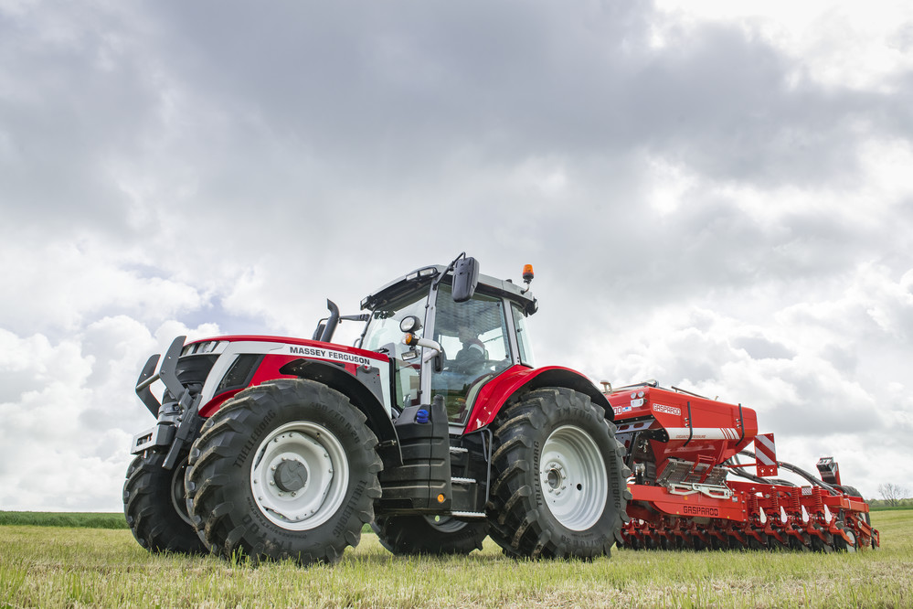 Massey Ferguson › Massey Ferguson introduceert met MF 7S-serie nieuw ...