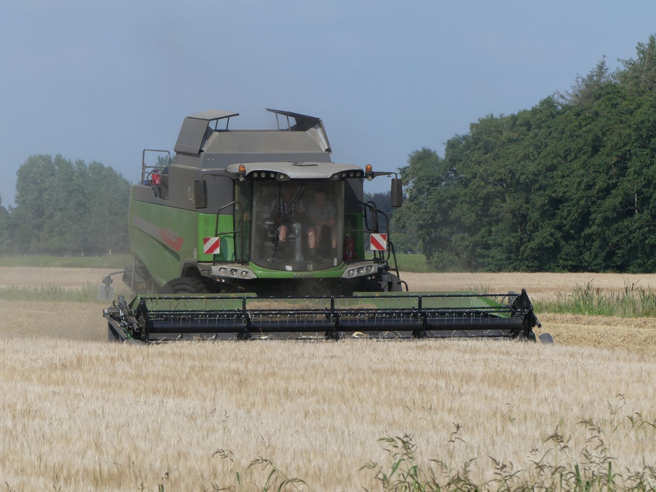 Video: zomergerst combinen met Fendt 6335 C | Trekkerweb.nl - Mechanisatienieuws voor de ...