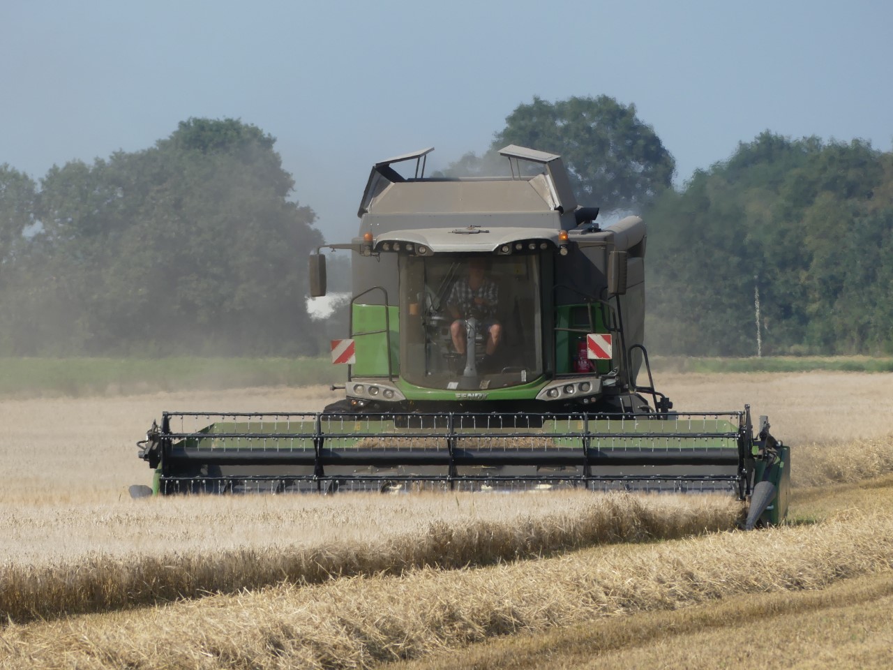 Video: zomergerst combinen met Fendt 6335 C | Trekkerweb.nl - Mechanisatienieuws voor de ...