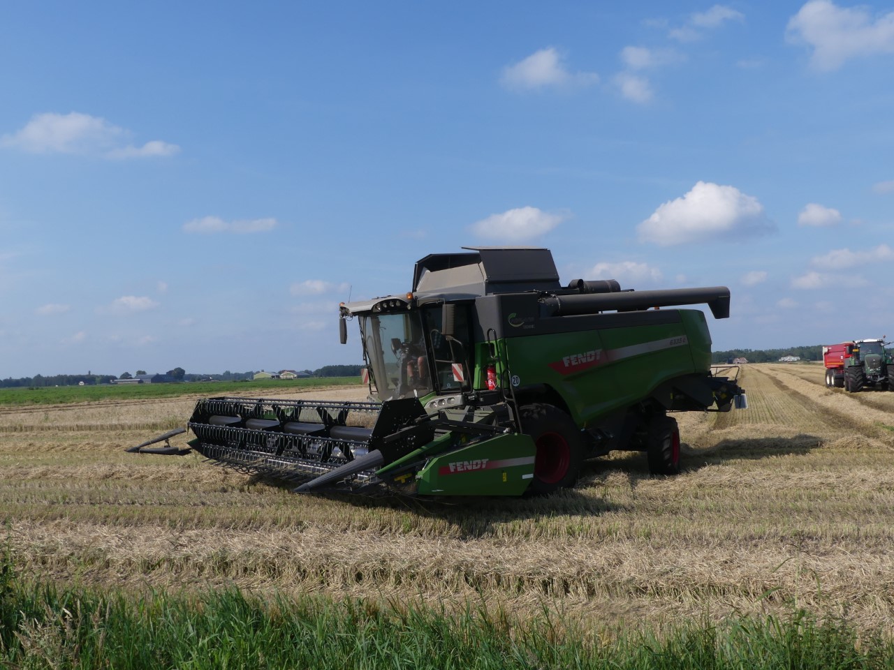 Video: zomergerst combinen met Fendt 6335 C | Trekkerweb.nl - Mechanisatienieuws voor de ...