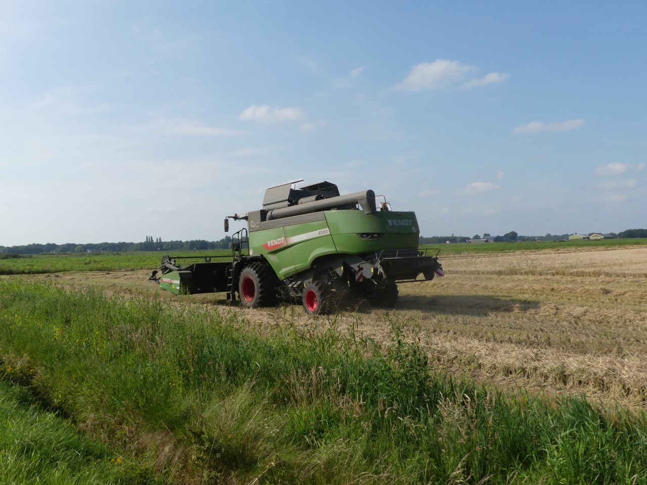 Video: zomergerst combinen met Fendt 6335 C | Trekkerweb.nl - Mechanisatienieuws voor de ...
