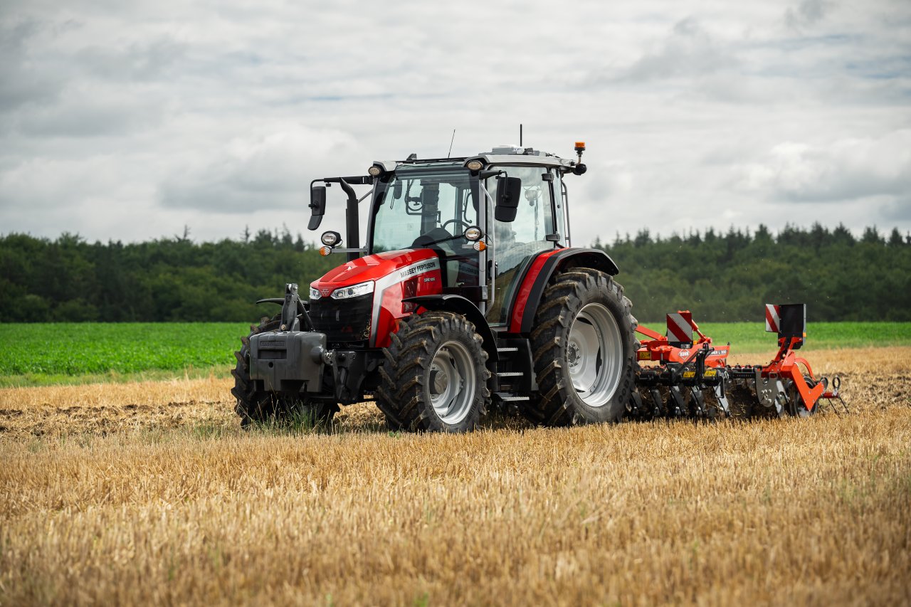 Massey Ferguson › Massey Ferguson introduceert zes modellen van 95 tot ...