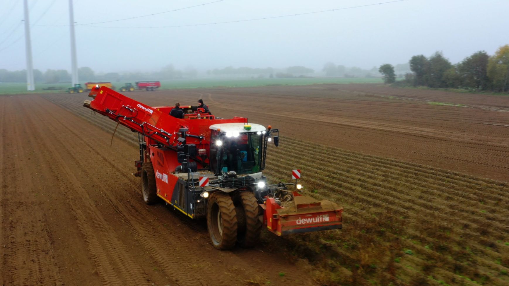 Video: aardappelen rooien met DeWulf | Trekkerweb.nl ...