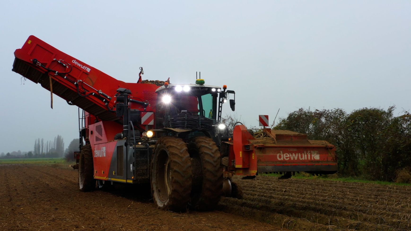 Video: aardappelen rooien met DeWulf | Trekkerweb.nl ...