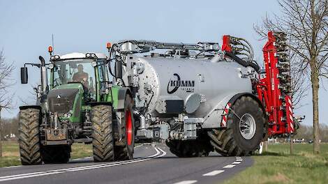 Video: Kumm KTR 16 met TBL 9,75 meter werkbreedte bemester | Trekkerweb ...